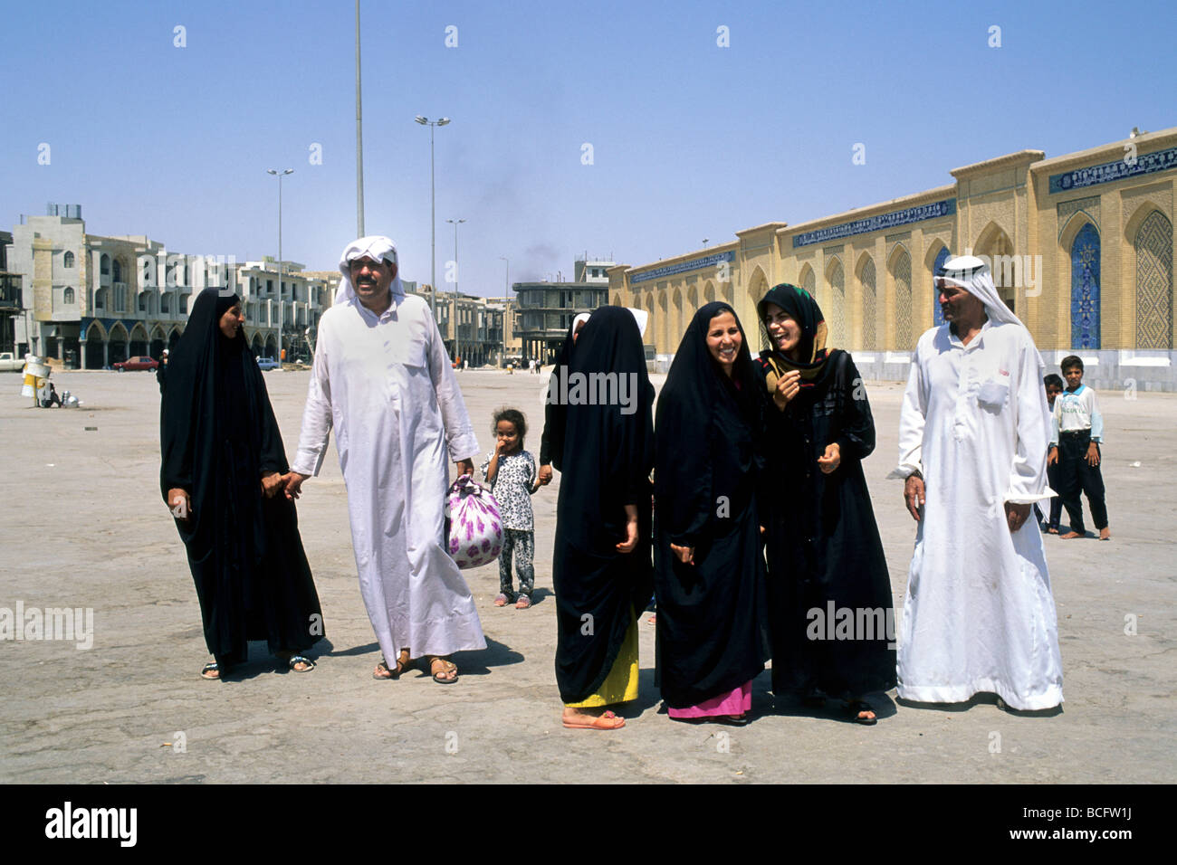 iraq Family group to Kerbala Stock Photo - Alamy