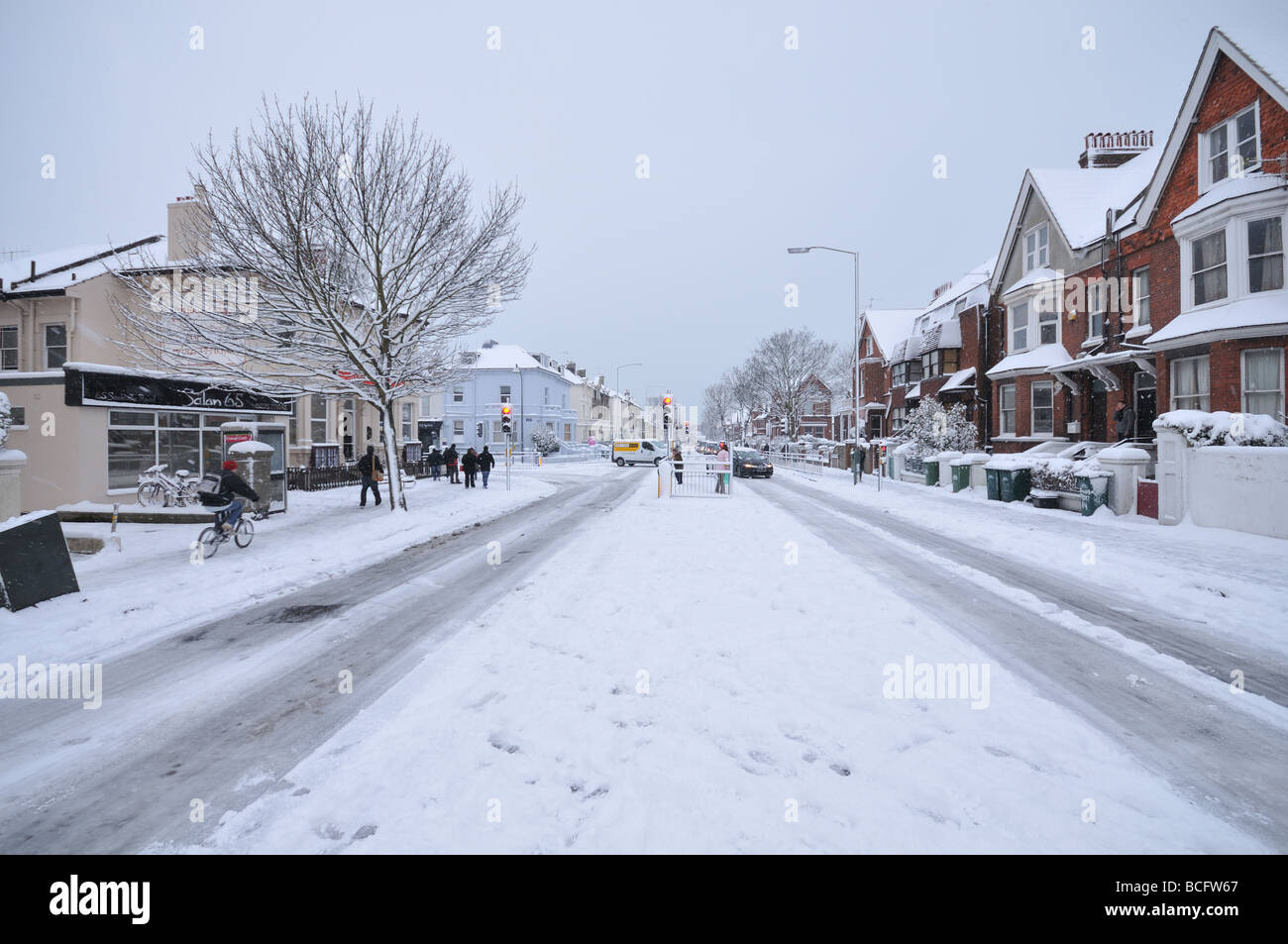 Urban street covered in snow hi-res stock photography and images - Alamy