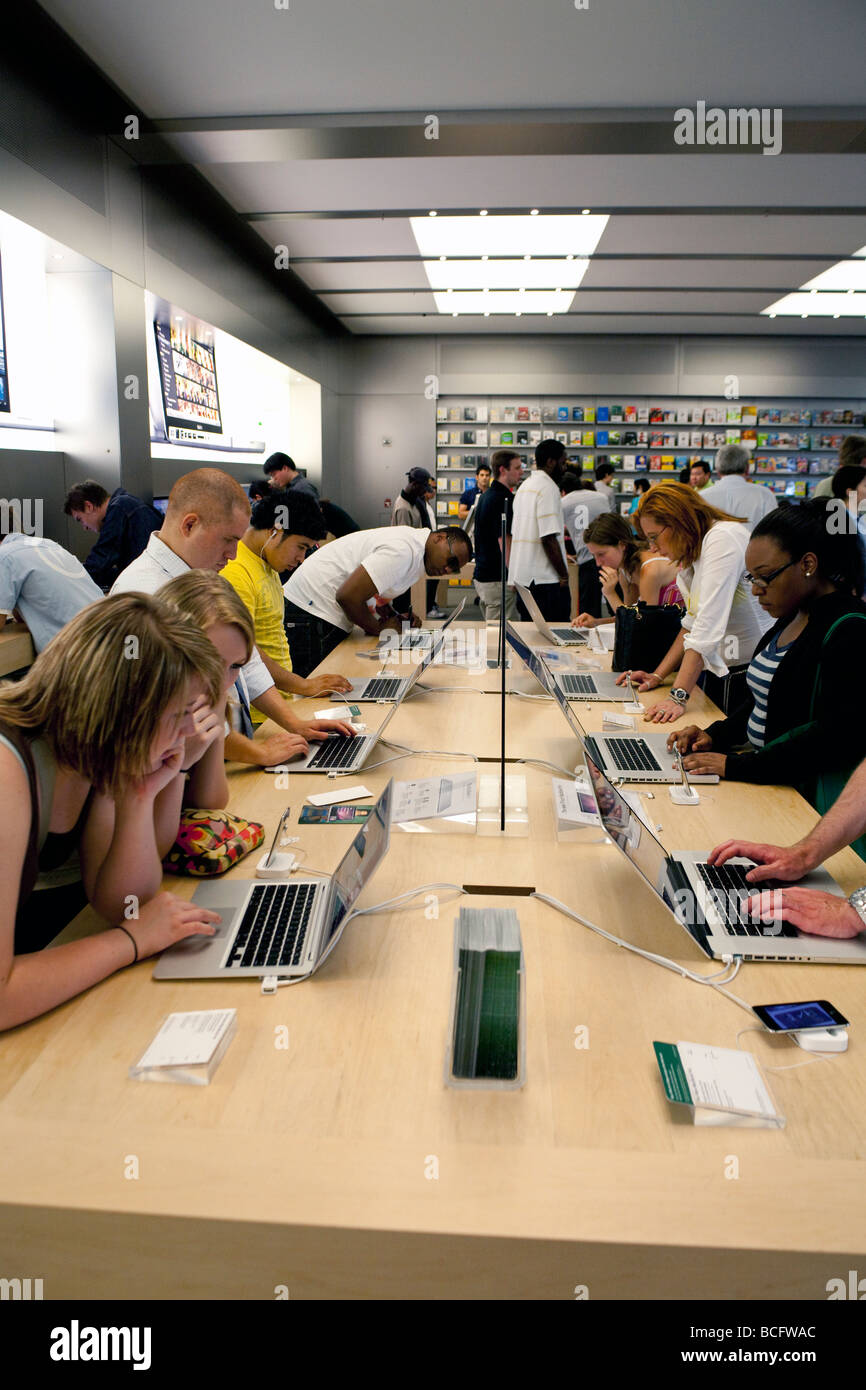 Apple store inside hi-res stock photography and images - Alamy