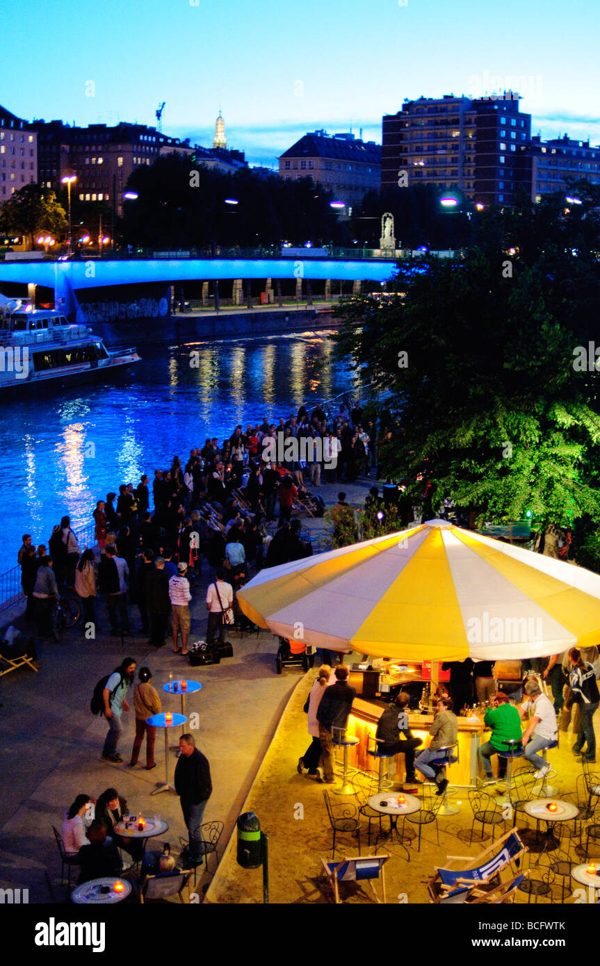 Riverside dining vienna hi-res stock photography and images - Alamy