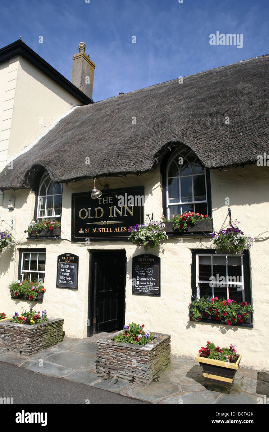 Old inn, mullion hi-res stock photography and images - Alamy