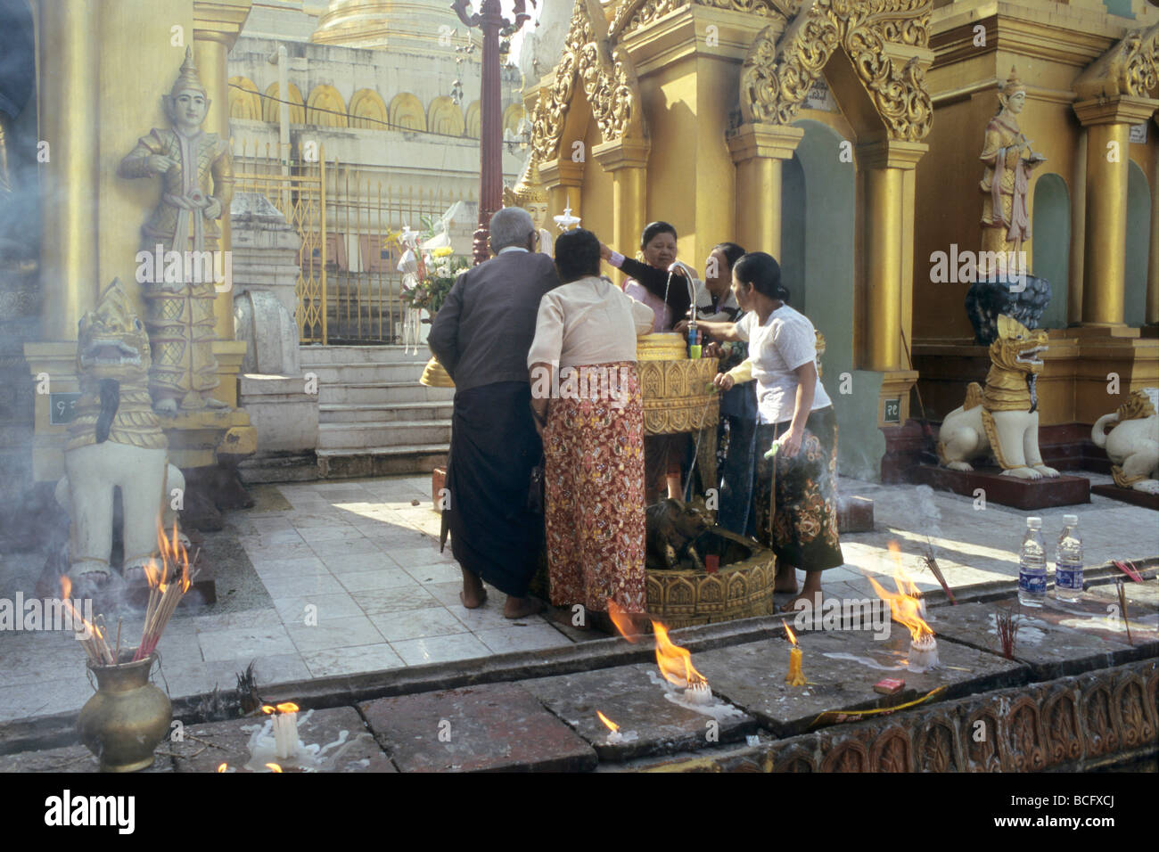 myanmar yangon daily life Stock Photo - Alamy