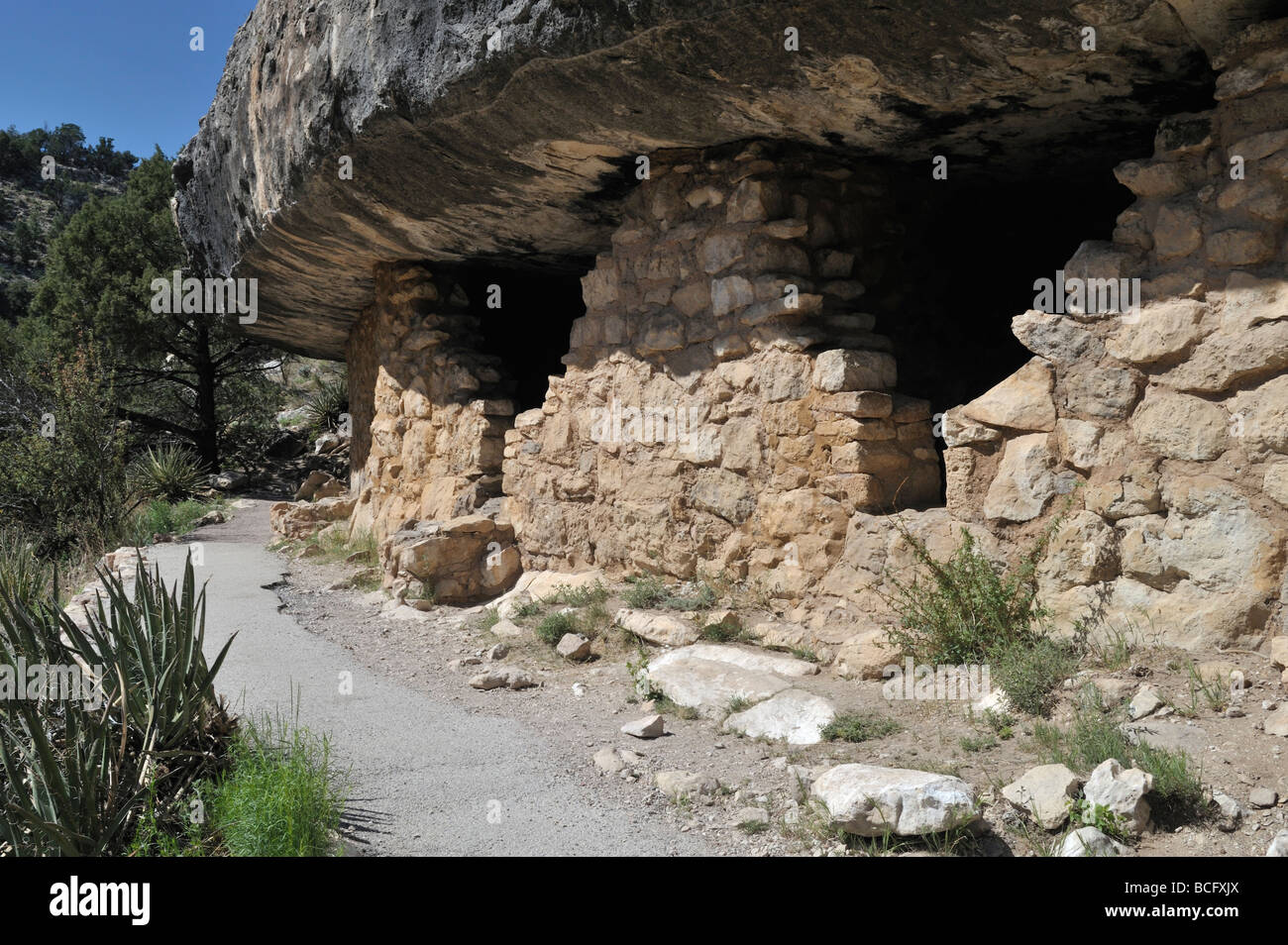 Pueblos ruins hi-res stock photography and images - Alamy