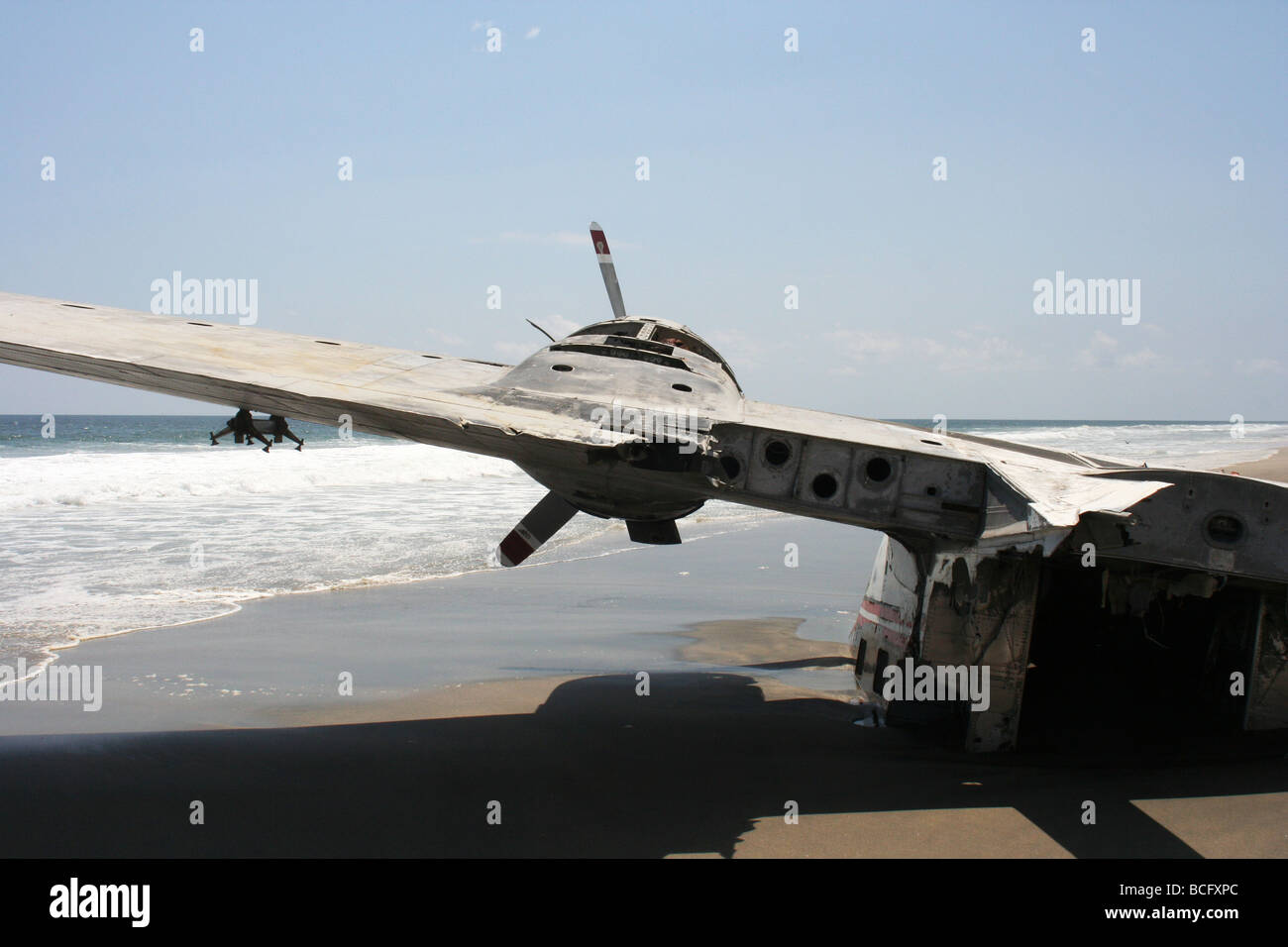 Airplane engine failure hi-res stock photography and images - Alamy