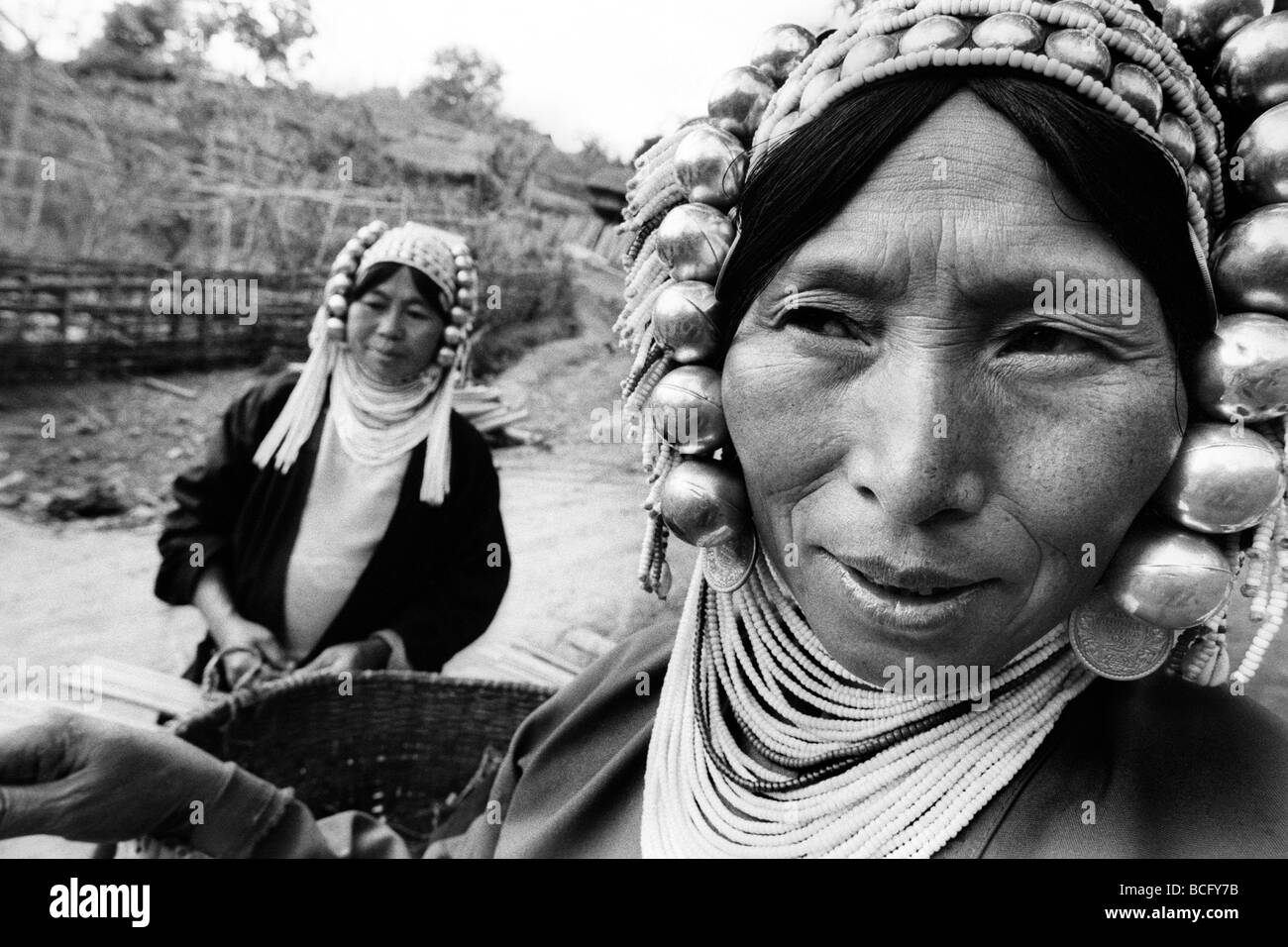 myanmar akha tribe wan la Stock Photo - Alamy