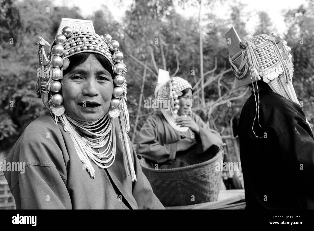myanmar akha tribe wan la Stock Photo - Alamy