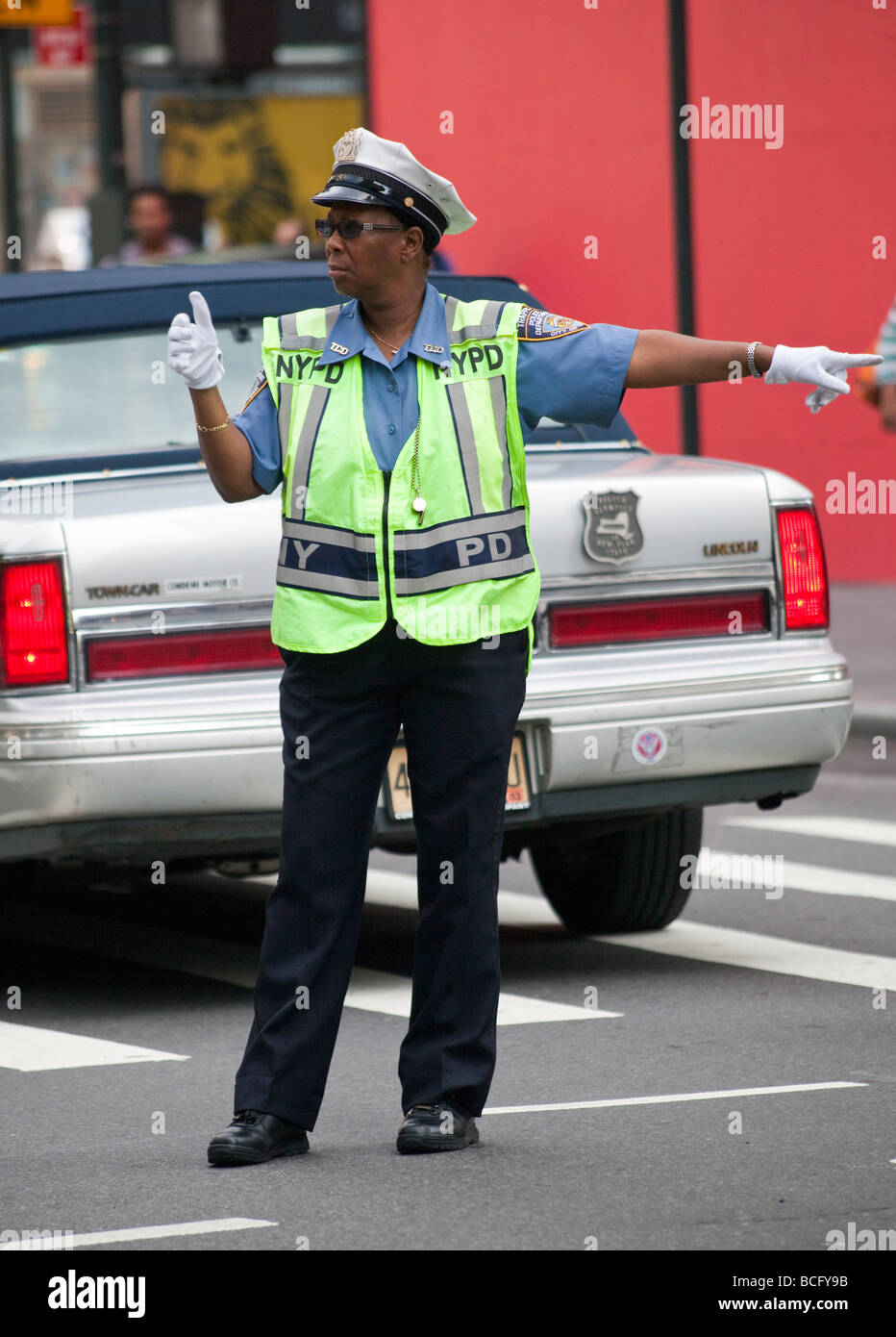 Police man directing traffic hi-res stock photography and images - Alamy