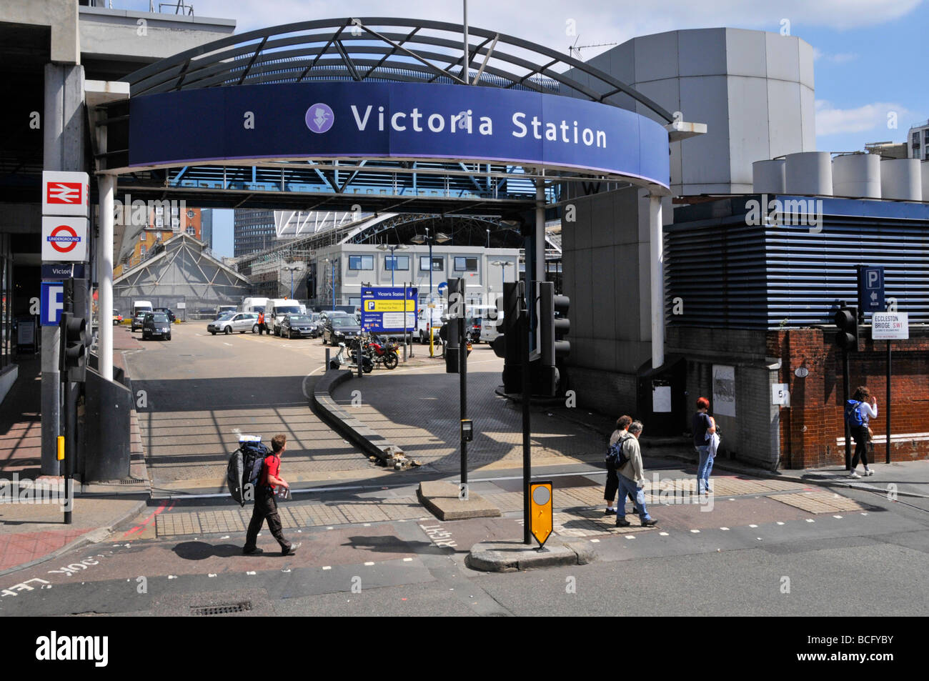 London Victoria railway station entrance sign Stock Photo - Alamy