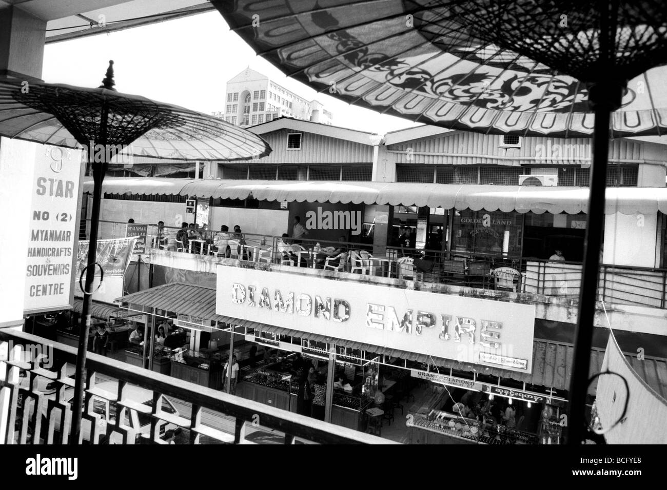 Outdoors shopping centre Black and White Stock Photos & Images - Alamy