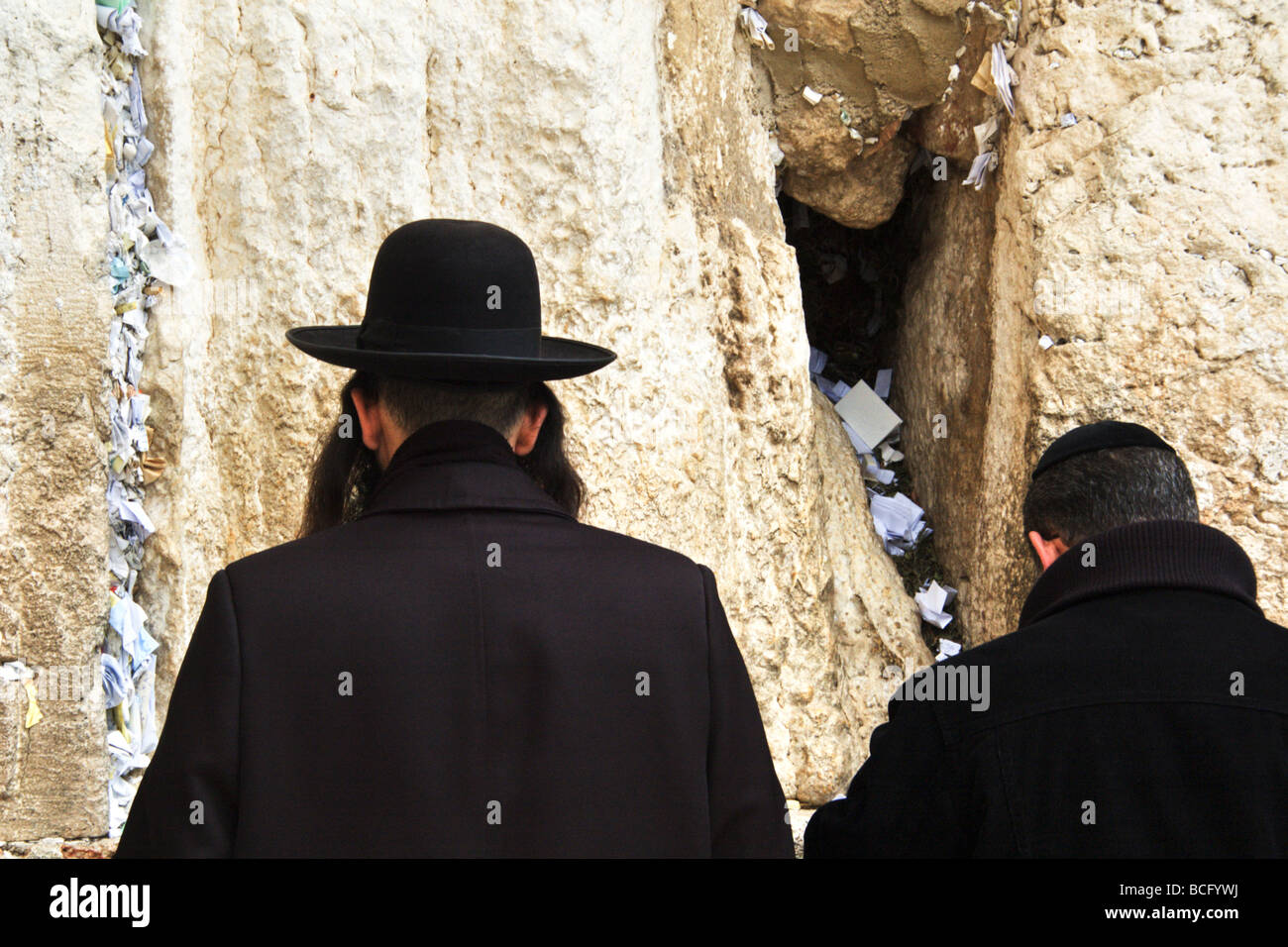 Old orthodox jew deep in prayer hi-res stock photography and images - Alamy