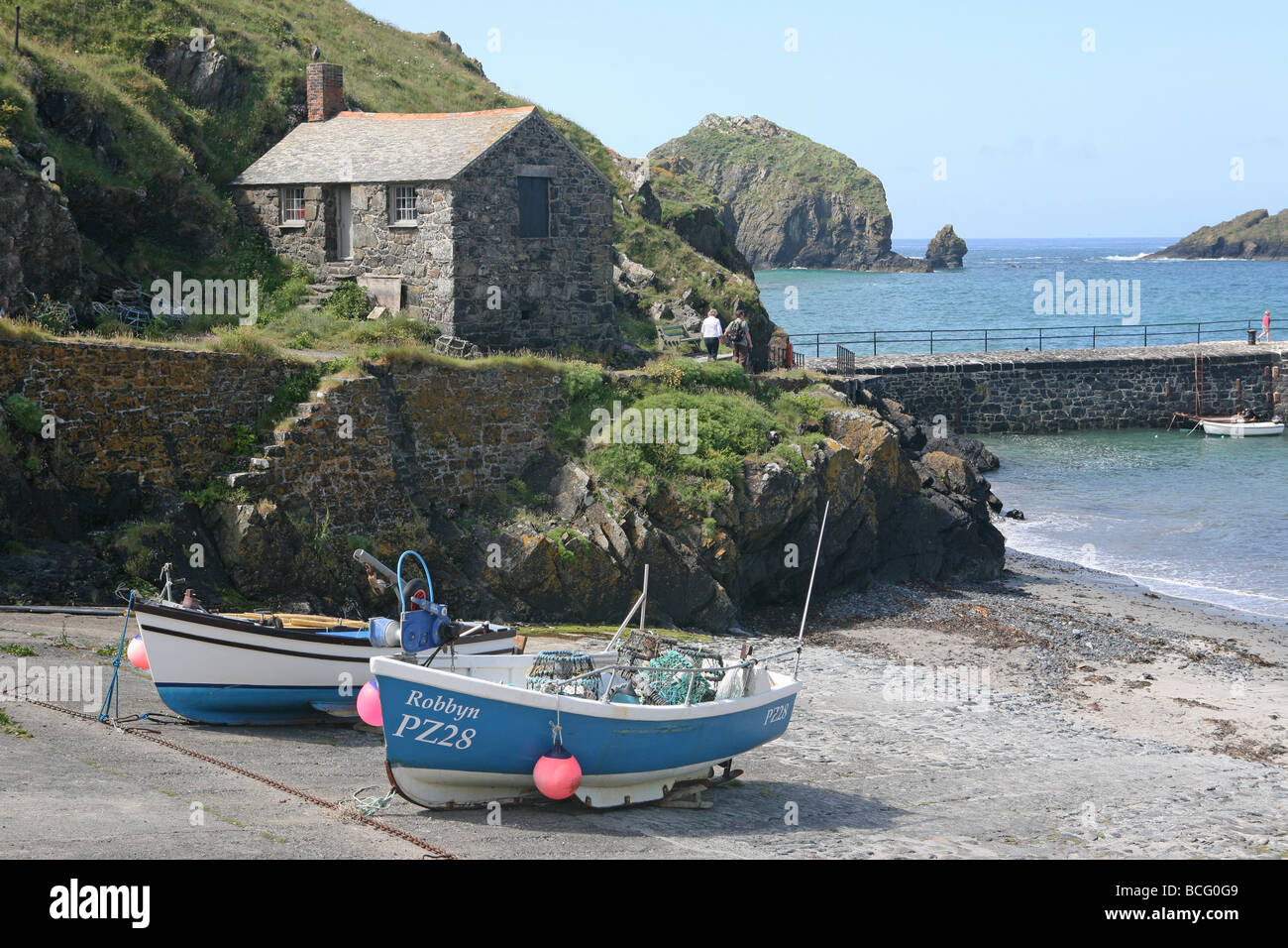 Mullion cove, cornwall hi-res stock photography and images - Alamy