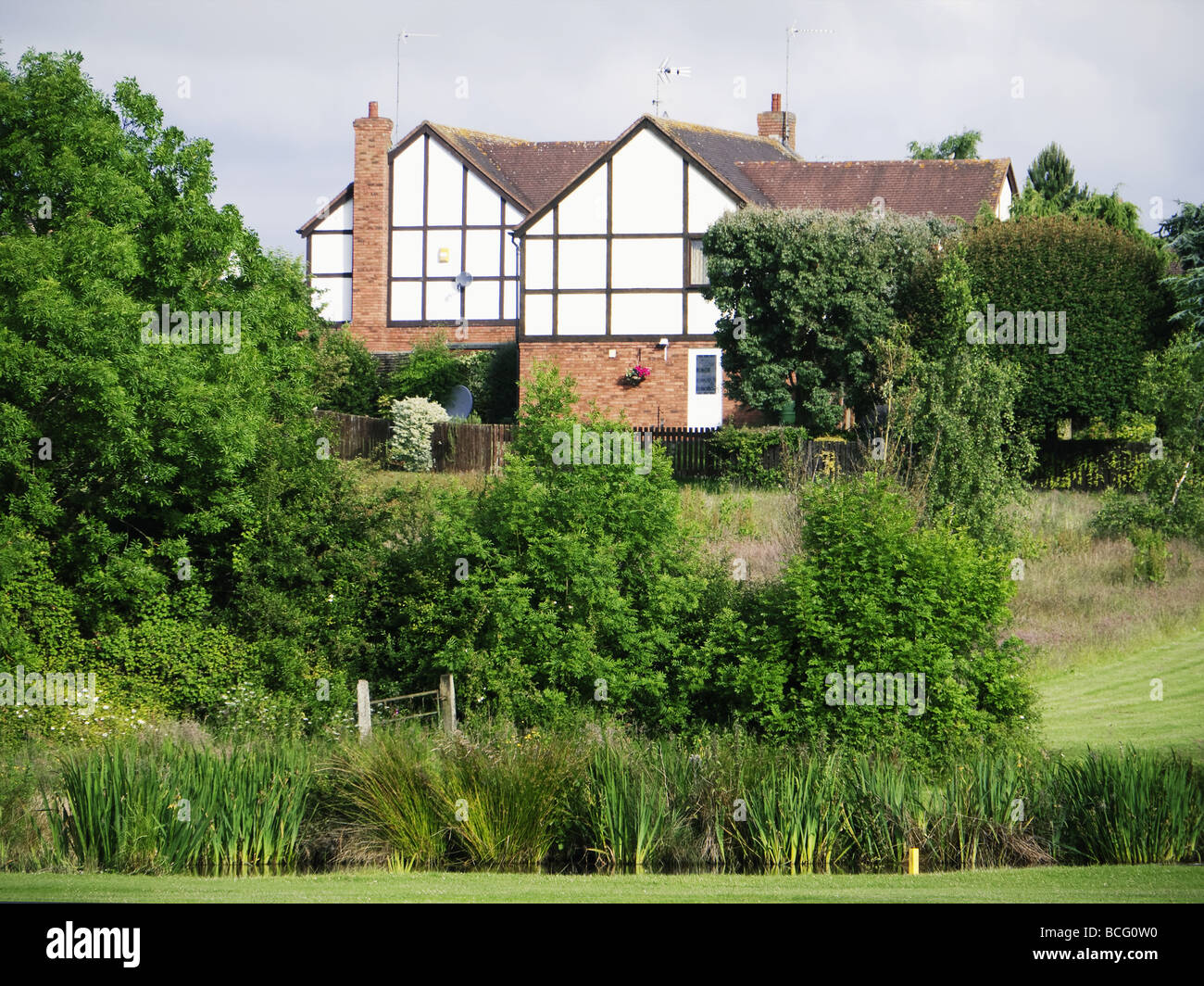 Detached executive housing hi-res stock photography and images - Alamy