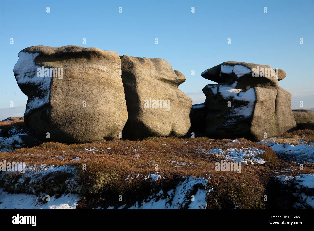 Sculptural rocks at the Wool Packs, Edale and Kinder Scout in the ...