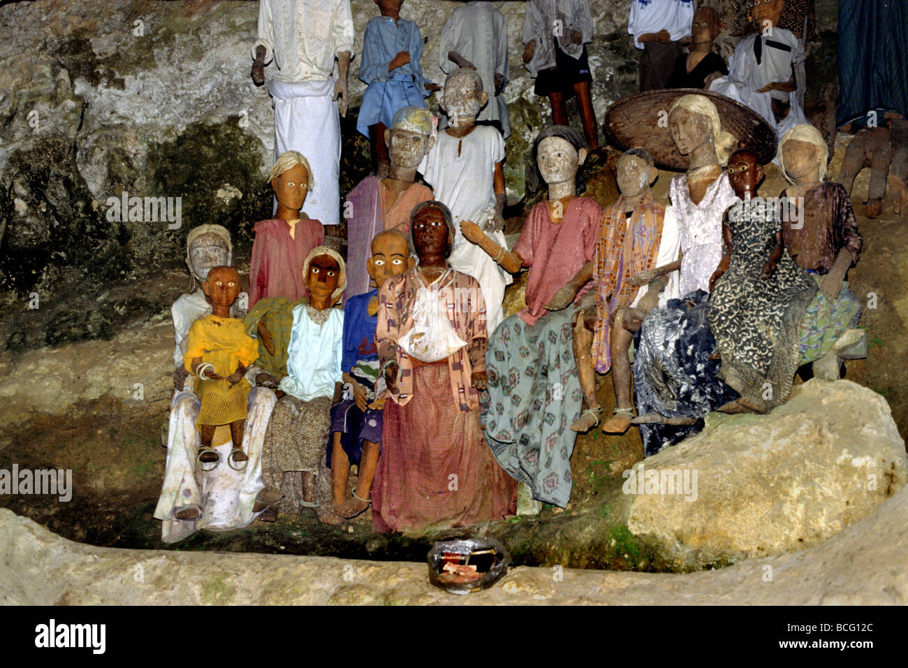 toraja people sulawesi indonesia Stock Photo - Alamy
