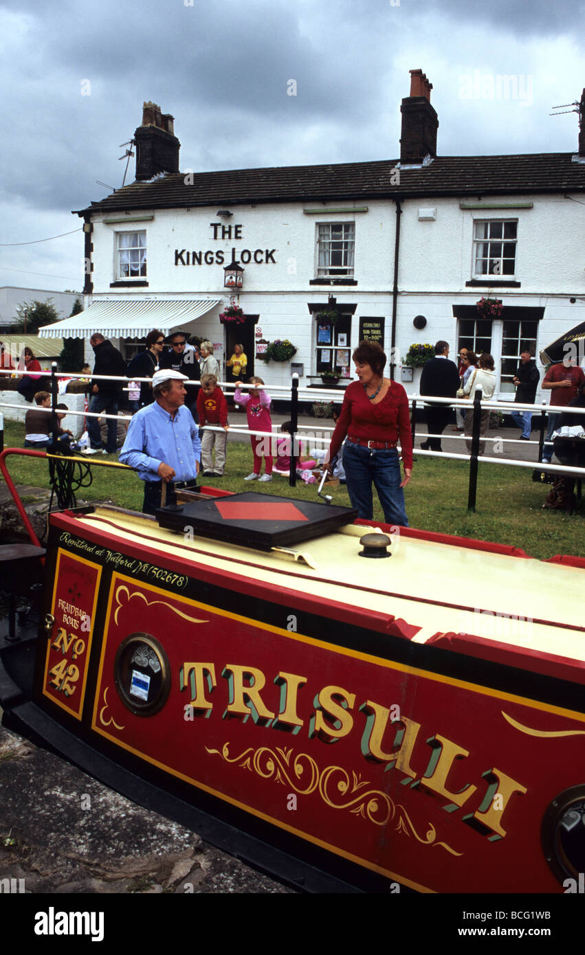Barge Passing Through The Kings Lock In Middlewich Cheshire Stock Photo ...