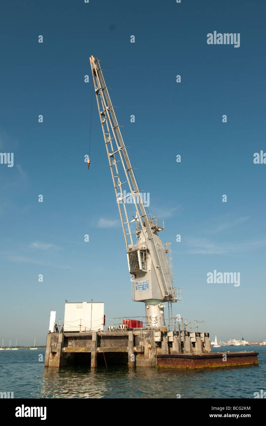 Navel crane in Portsmouth harbour Stock Photo - Alamy