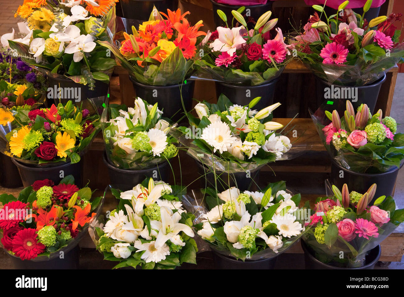 Many bouquets of flowers Stock Photo - Alamy