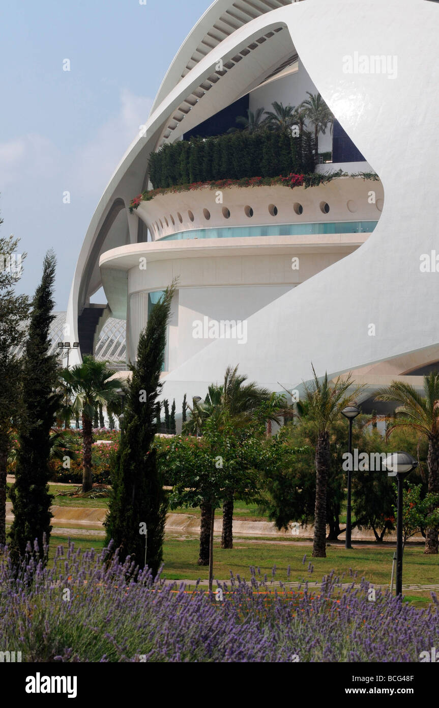 The Valencia Opera house and performing arts center in the City of Arts ...