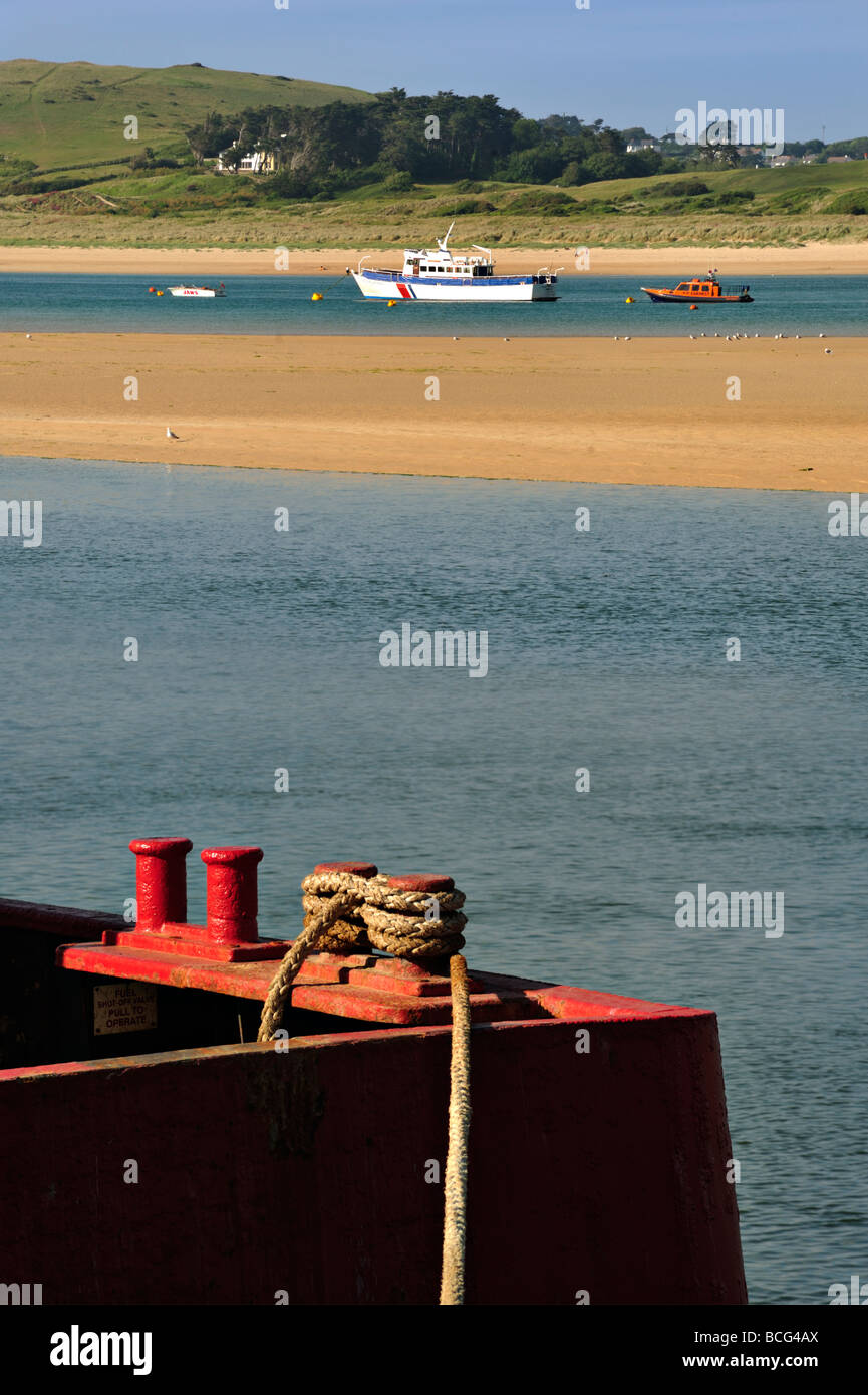 PADSTOW, CORNWALL, UK - JUNE 12, 2009: View across River Camel at ...
