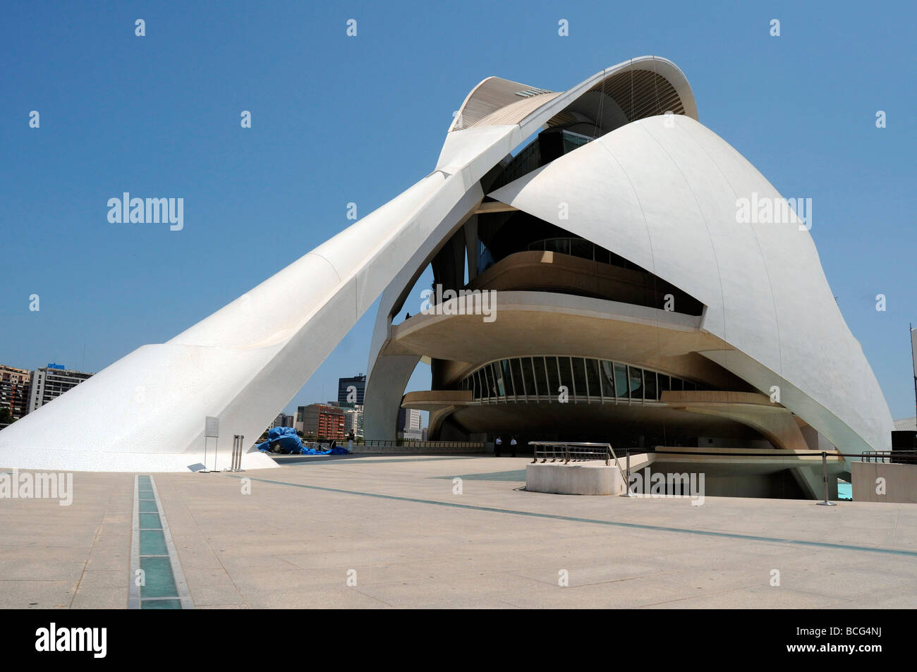 The Valencia Opera house and performing arts center in the City of Arts ...