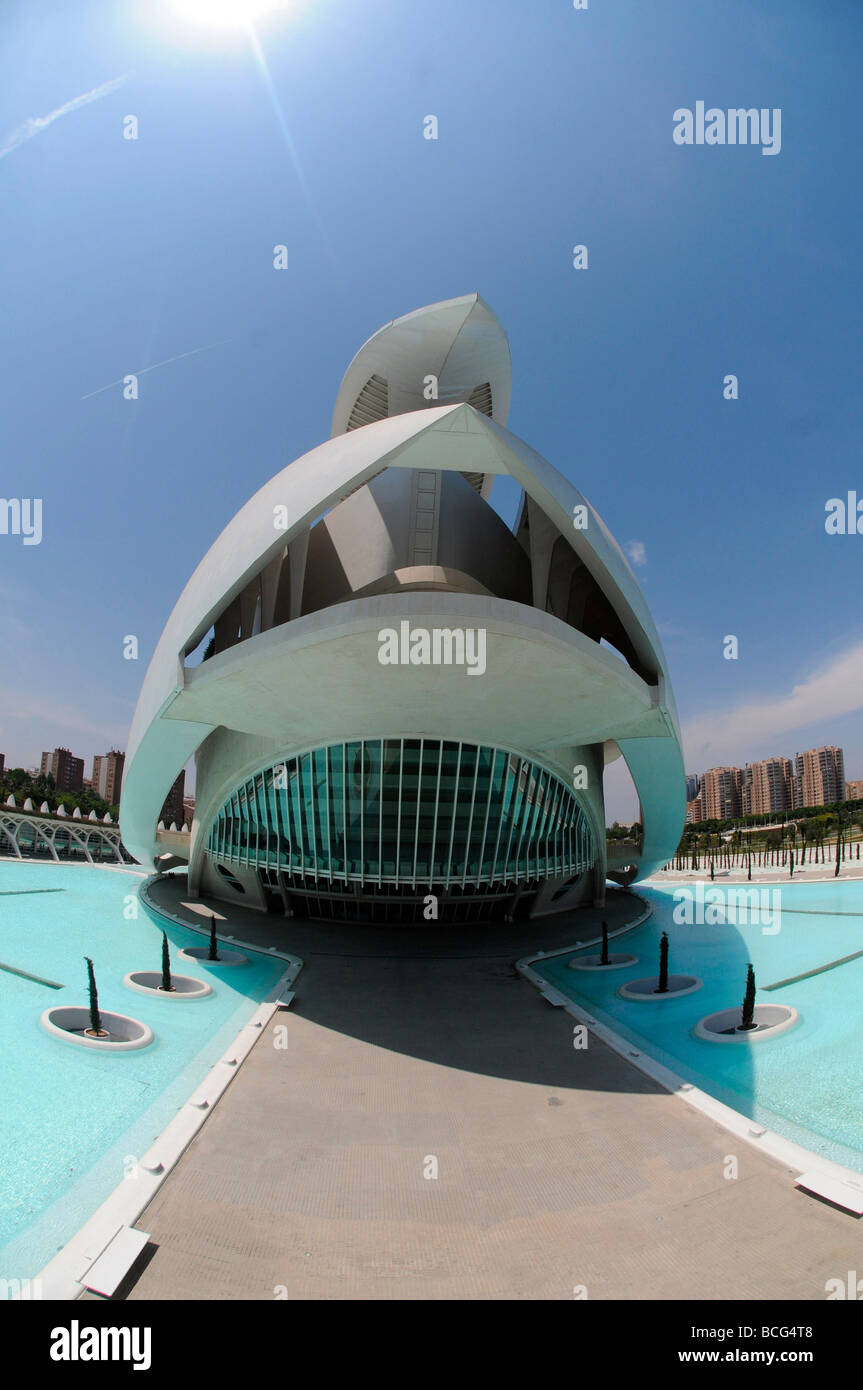 The Valencia Opera house and performing arts center in the City of Arts ...