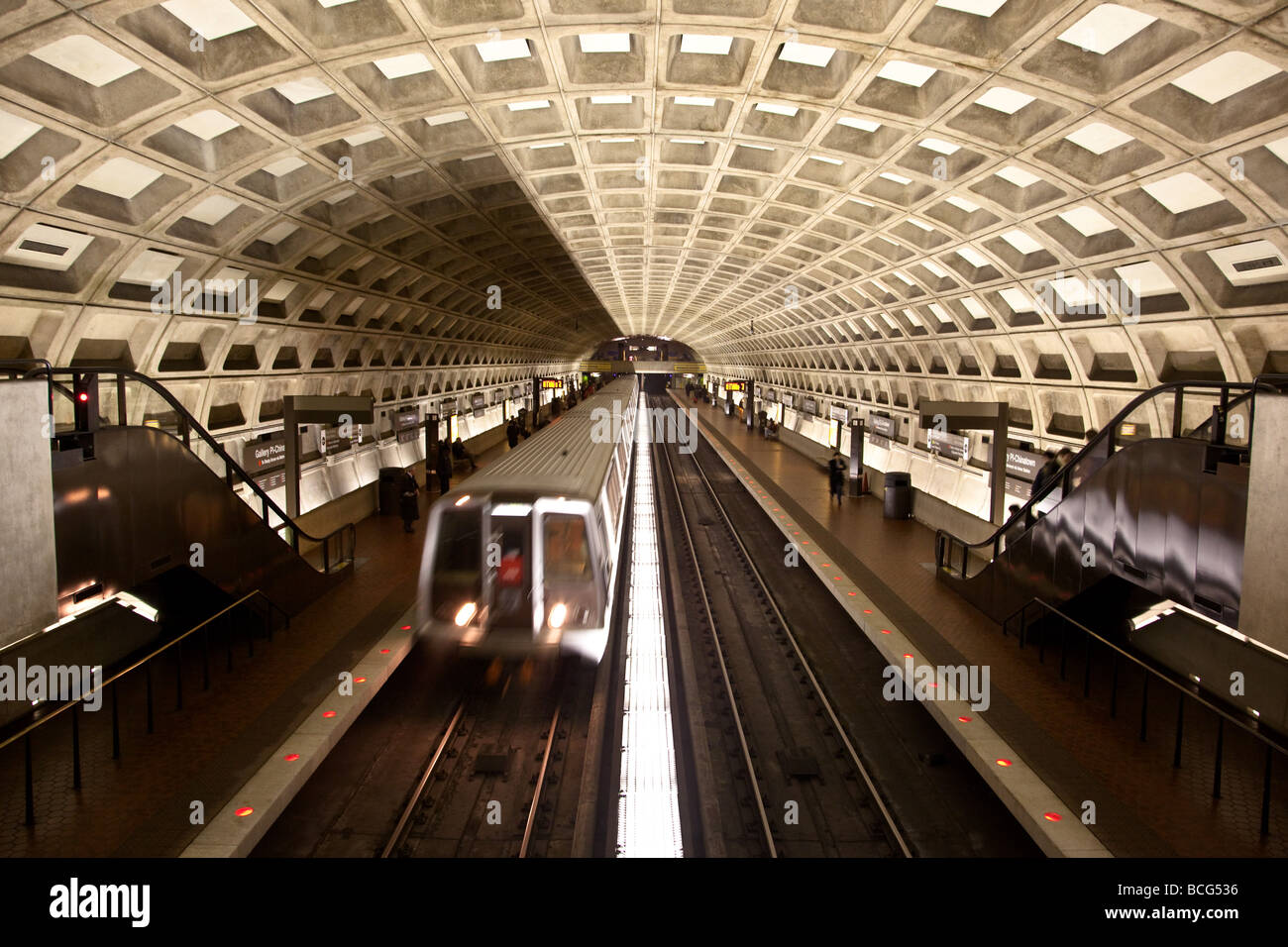 Washington DC USA Metro subway station Stock Photo - Alamy