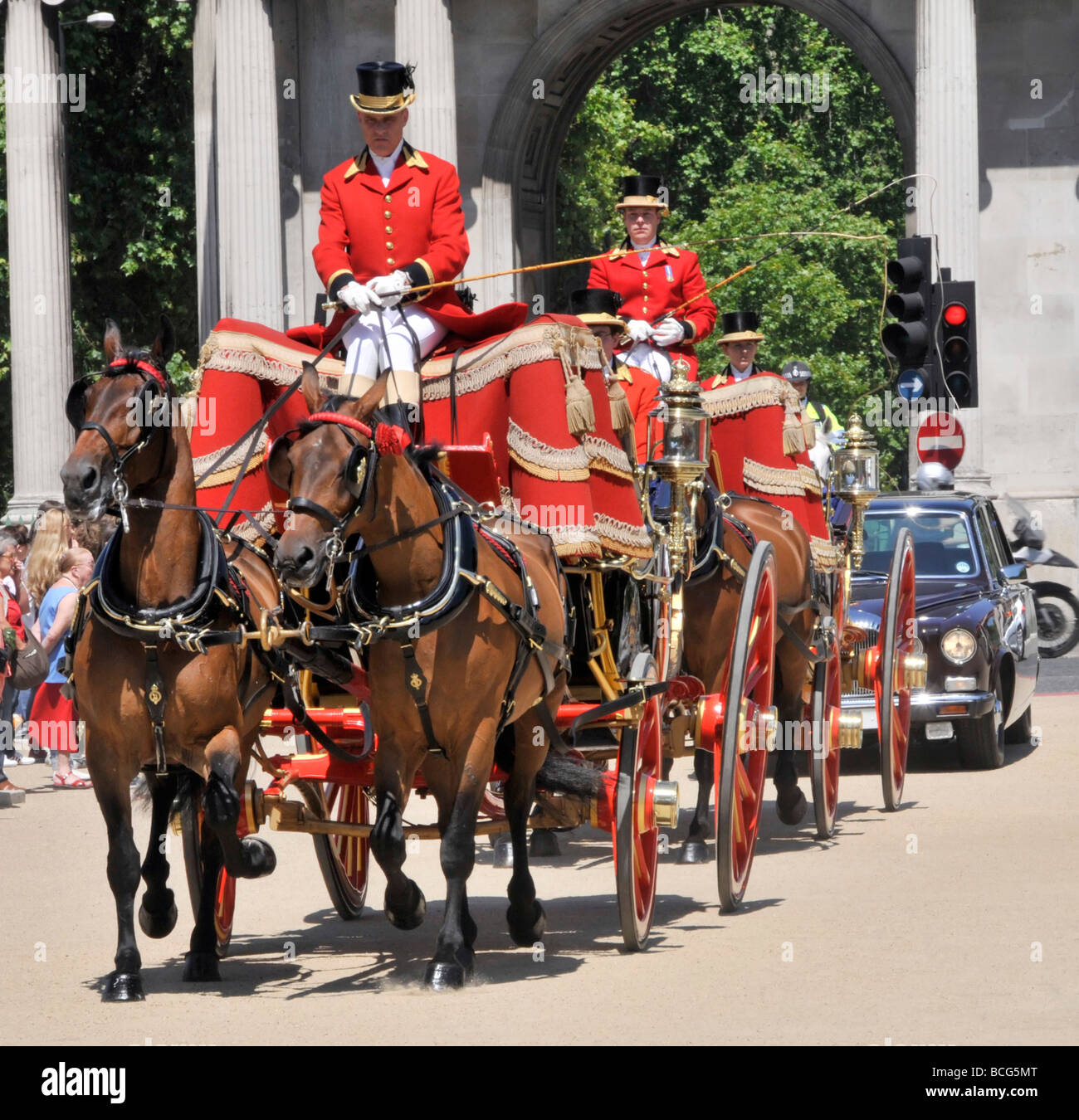 Horse drawn carriage london hi-res stock photography and images - Alamy