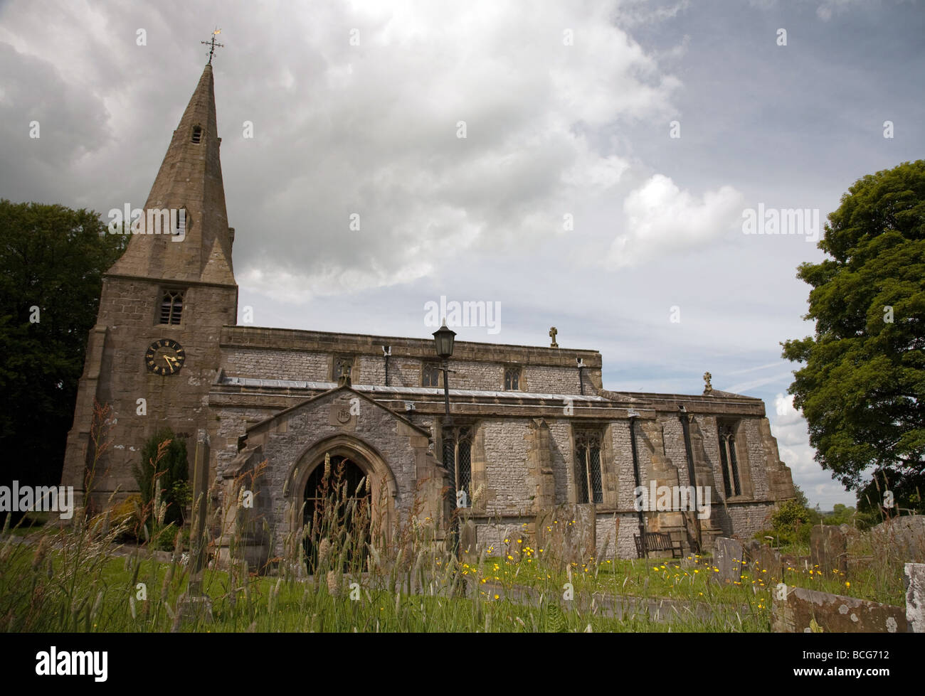 Taddington village in the Peak District Stock Photo - Alamy