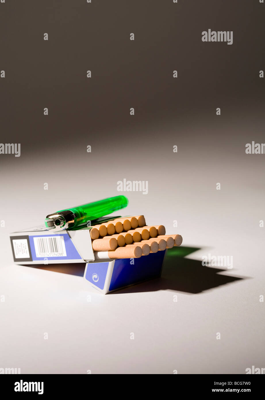Giving cigarettes hi-res stock photography and images - Alamy