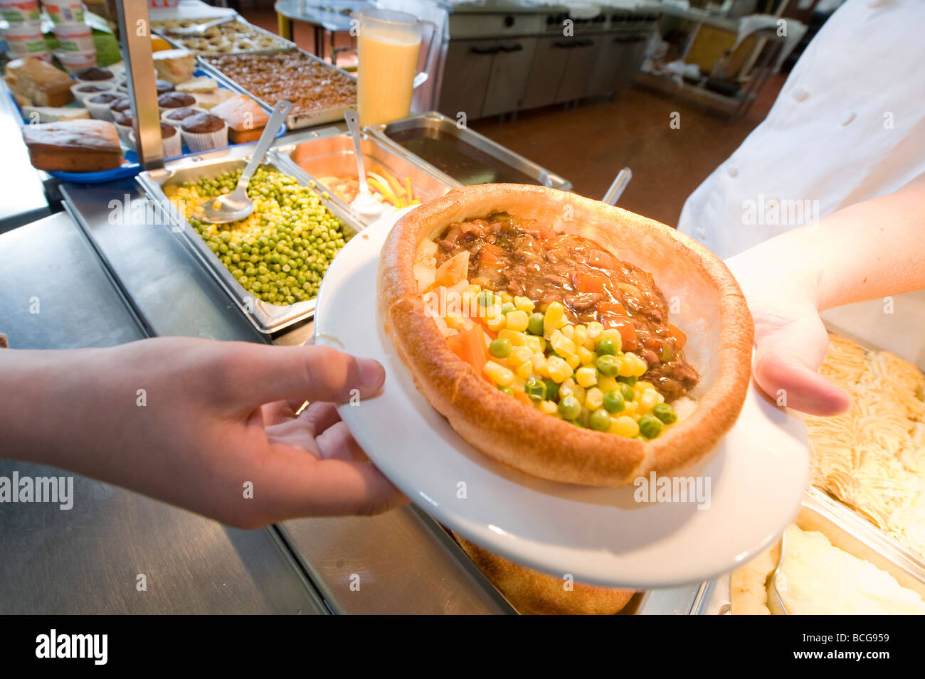 School dinner uk hi-res stock photography and images - Alamy