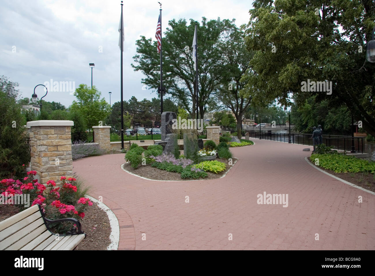 Naperville riverwalk hi-res stock photography and images - Alamy