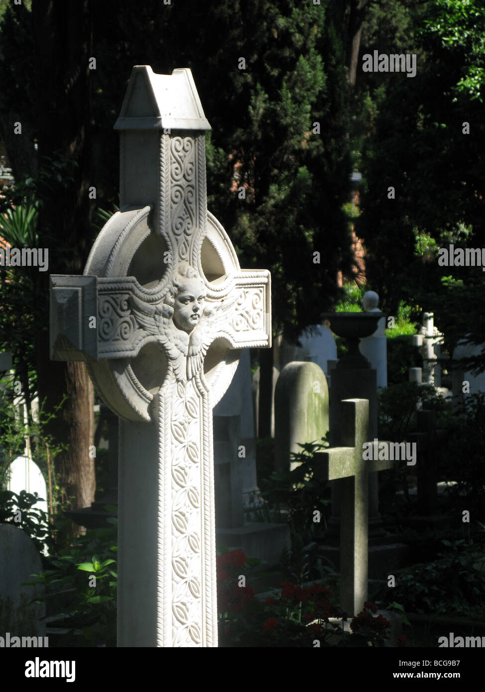 The protestant cemetery near piramide hi-res stock photography and ...
