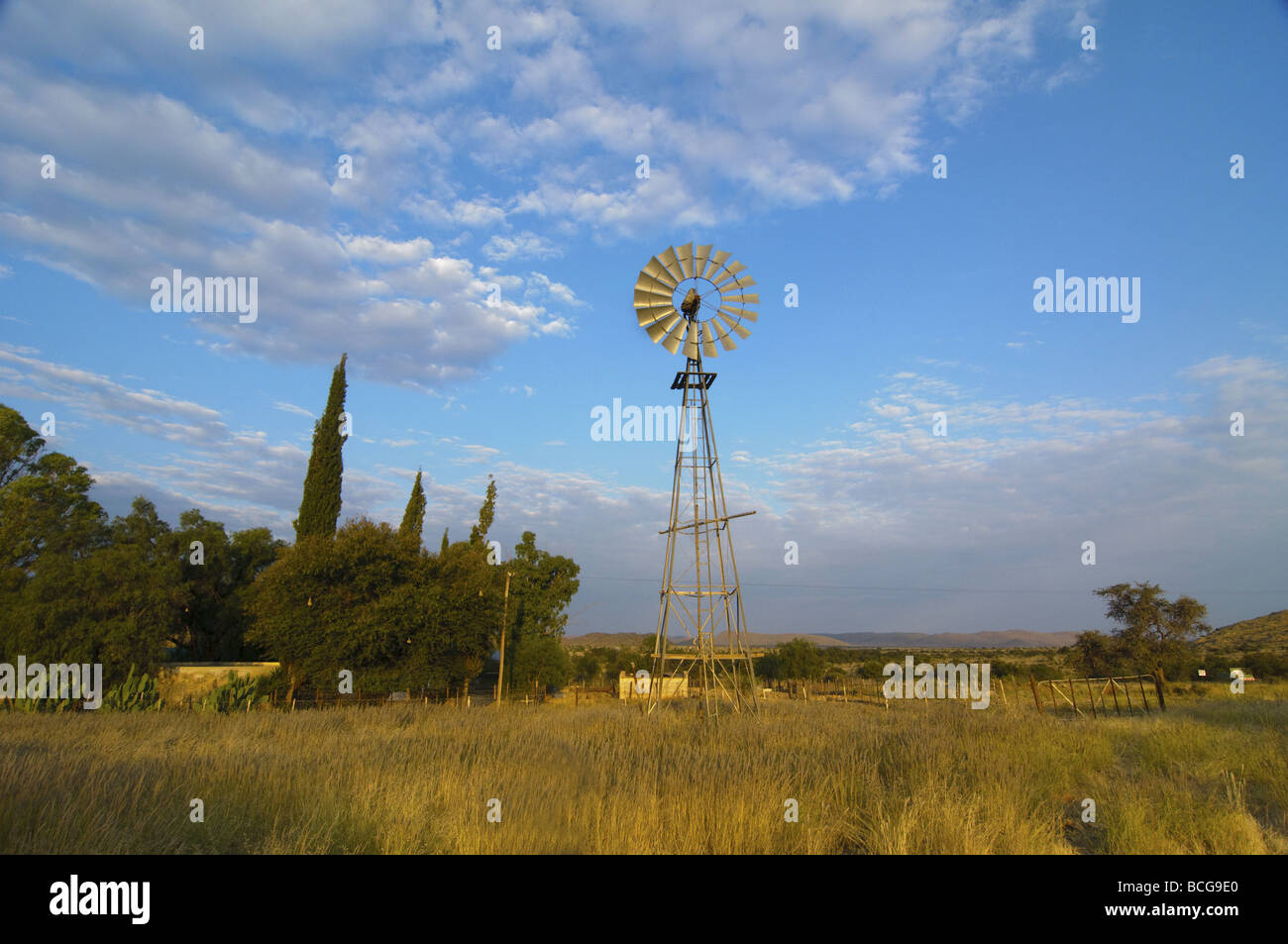 Windmill on a ranch hi-res stock photography and images - Alamy