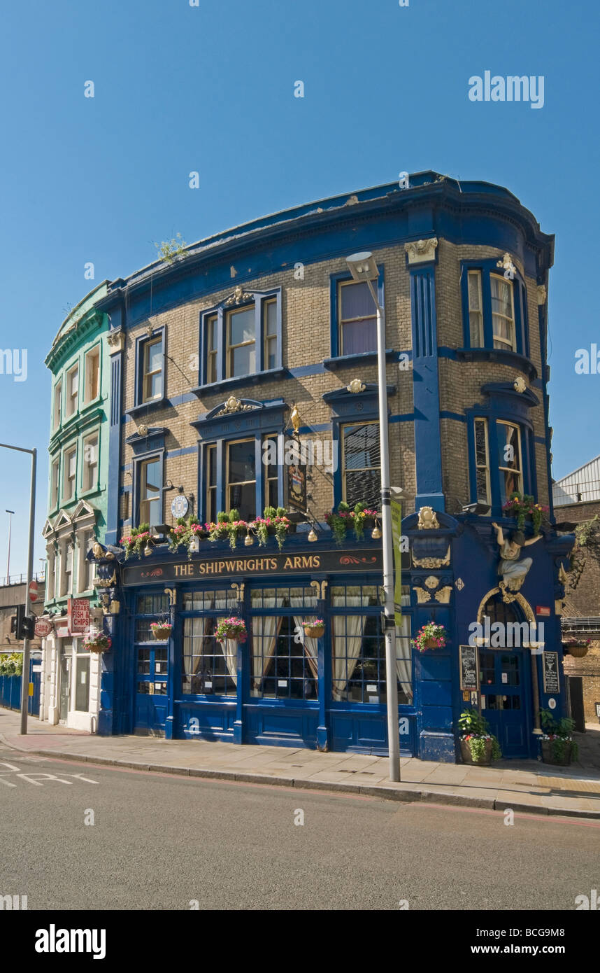 London shipwrights arms hi-res stock photography and images - Alamy