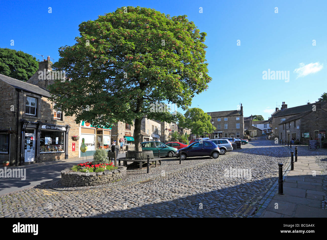 Cobbled square Grassington, Yorkshire Dales National Park, North ...