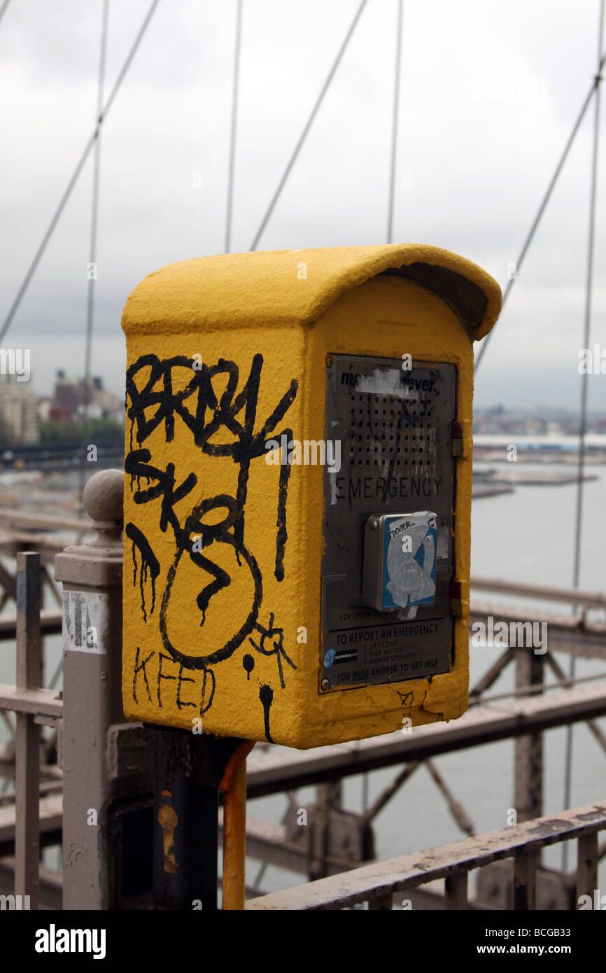 Yellow emergency phone hi-res stock photography and images - Alamy