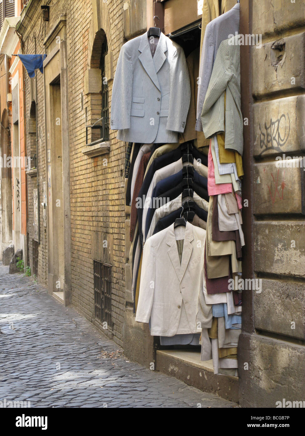 Elegant man suit summer tailor hi-res stock photography and images - Alamy