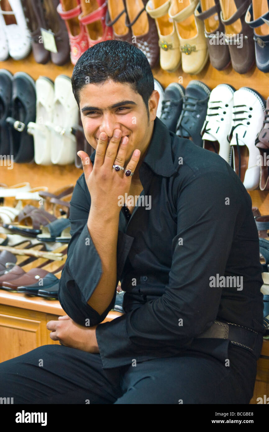 Shoe vendor hi-res stock photography and images - Alamy