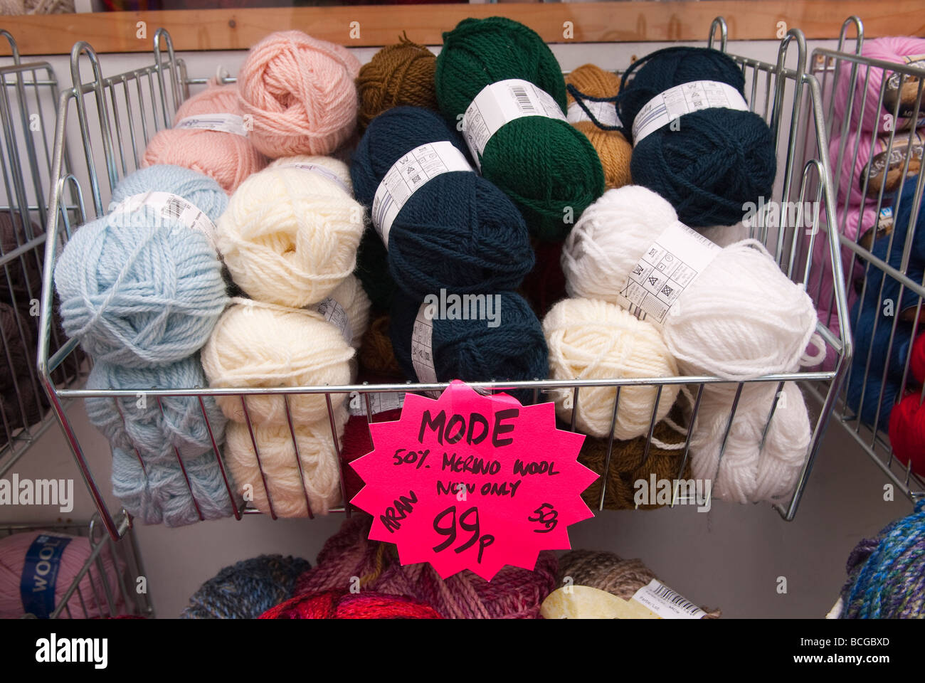 Knitting wool in market stall hi-res stock photography and images - Alamy