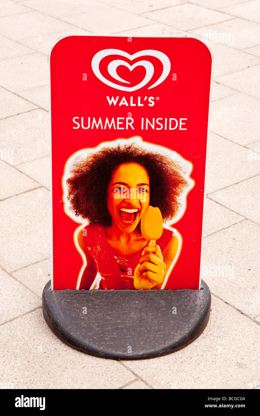 Walls ice cream sign hi-res stock photography and images - Alamy