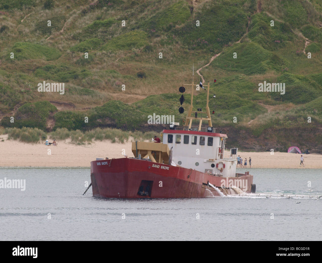 Dredger Sand Snipe at work in the Camel Estuary Stock Photo - Alamy