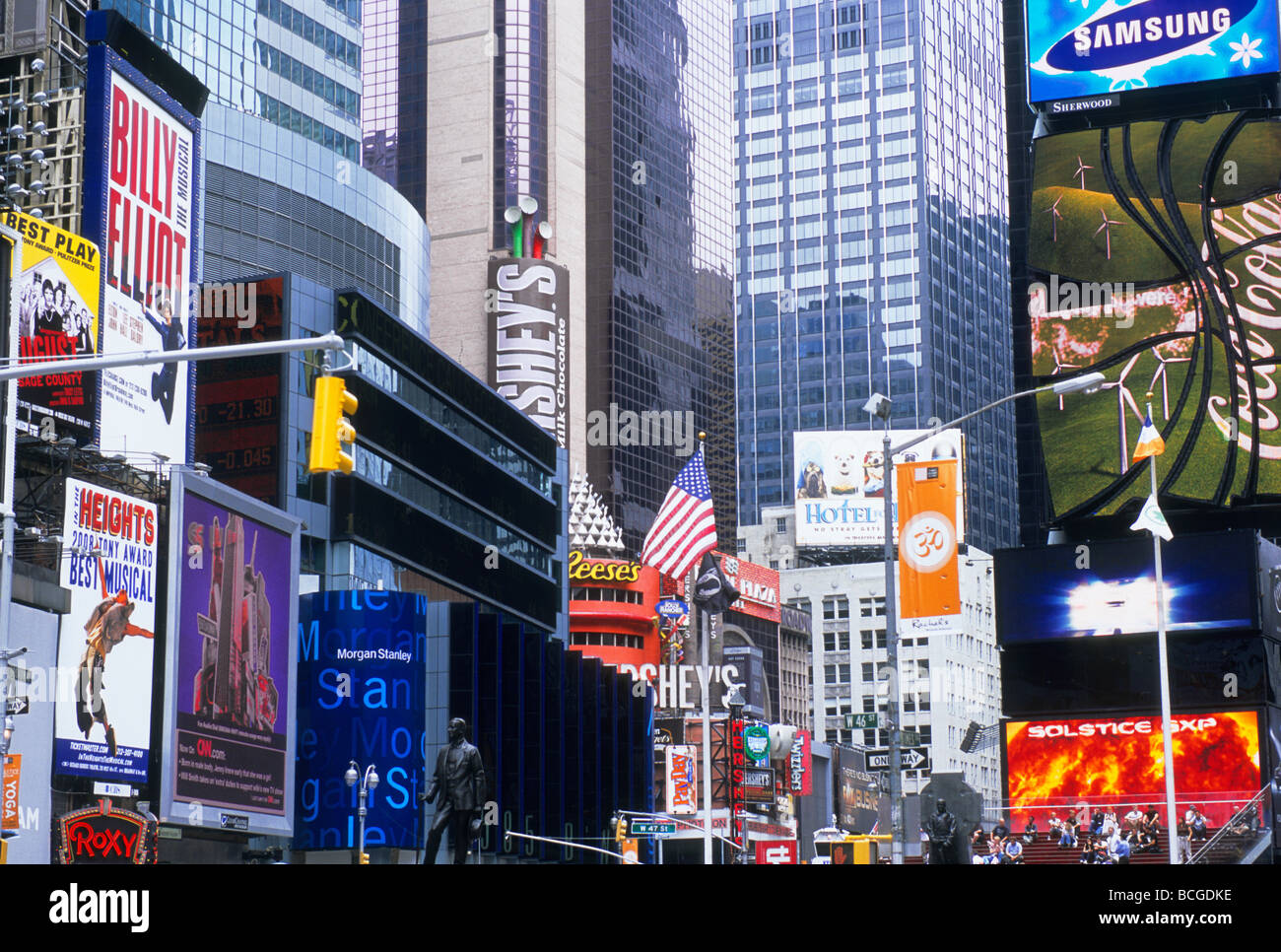 Broadway theatre billboard billboards hi-res stock photography and ...