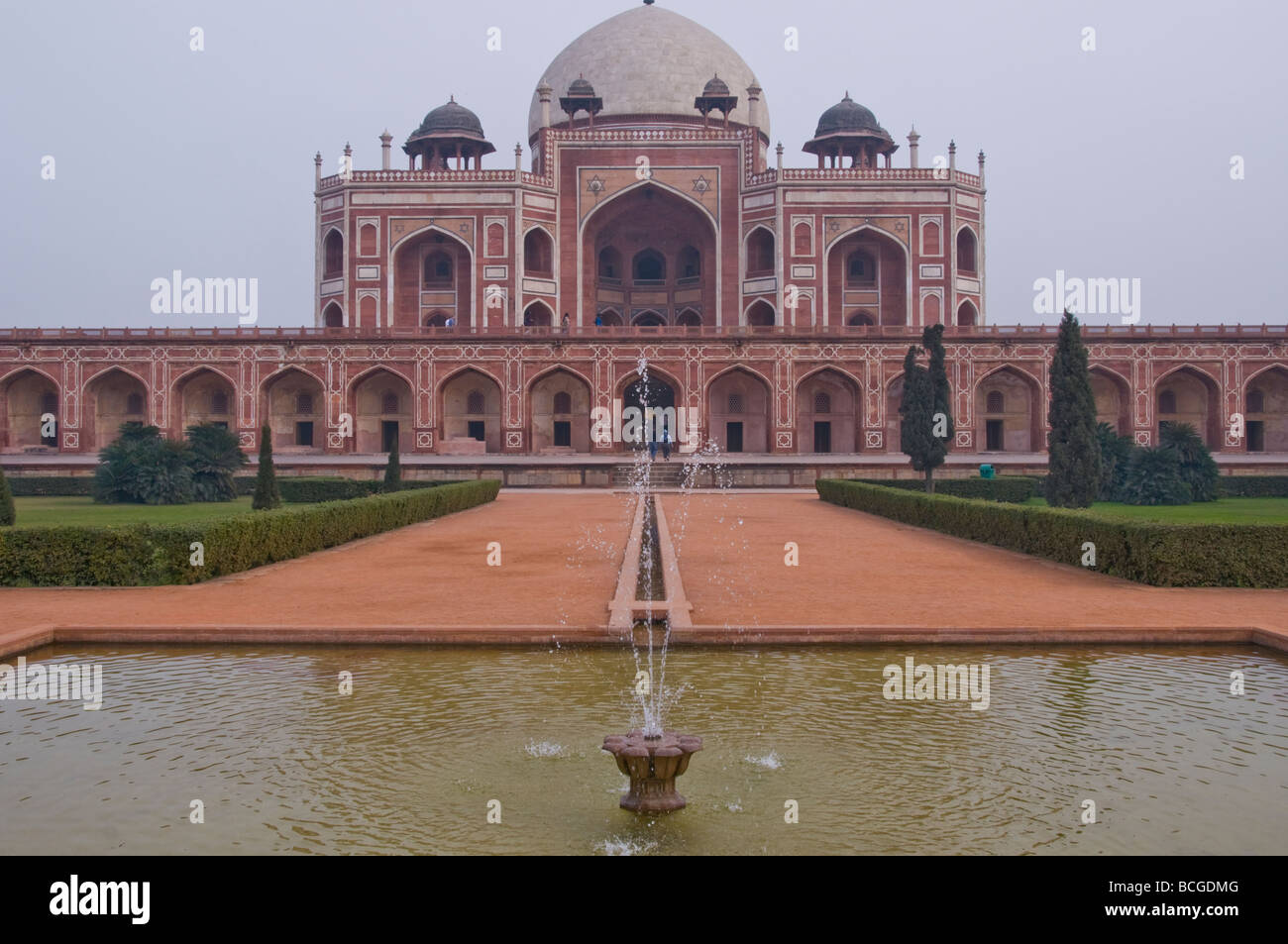 Humayun's tomb construction hi-res stock photography and images - Alamy