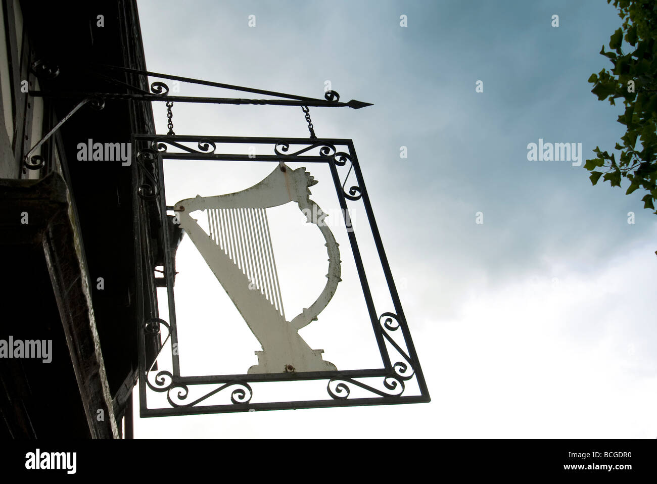 wrought iron guinness sign Stock Photo - Alamy