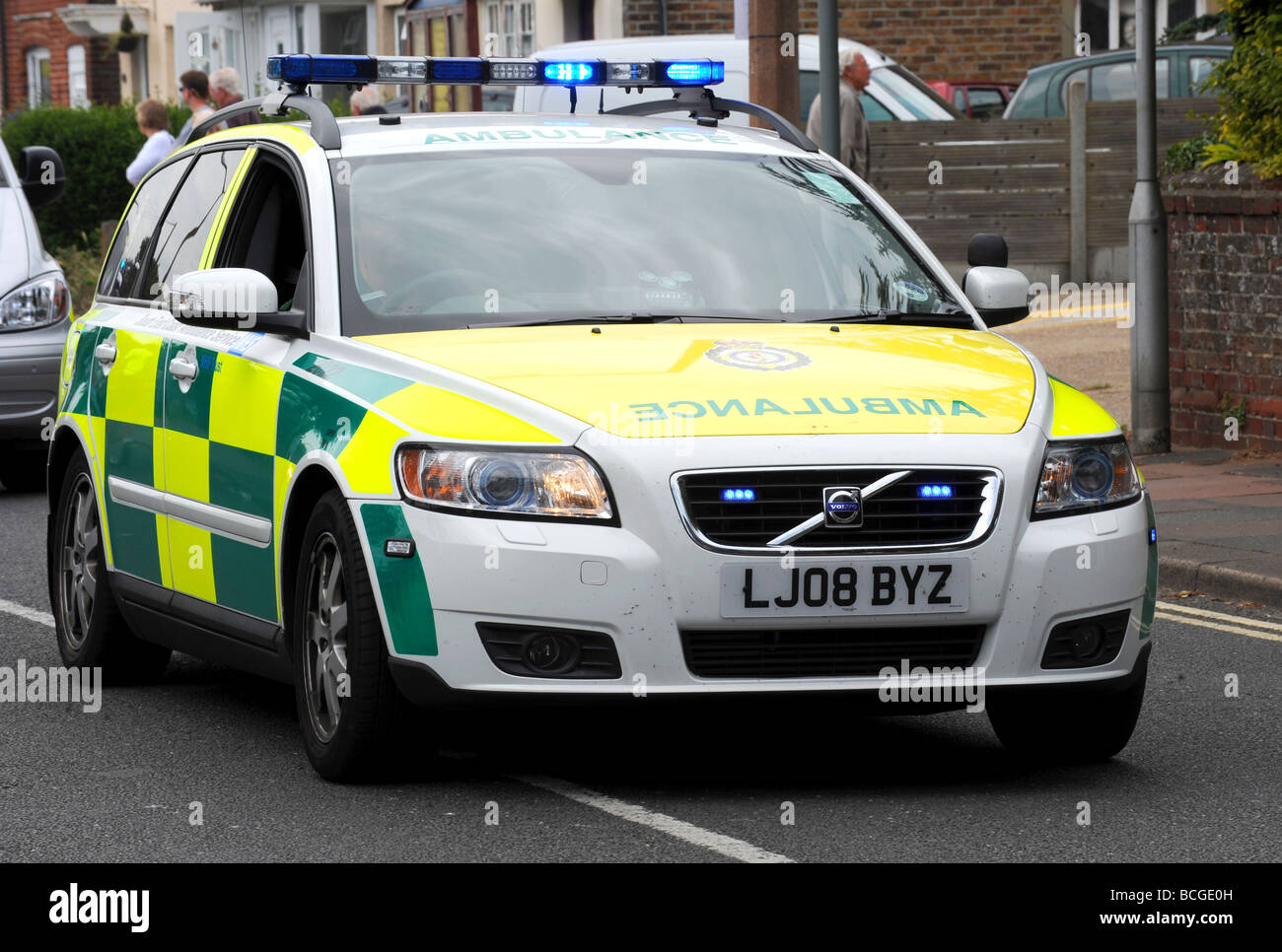 A paramedic car lights flashing Stock Photo - Alamy