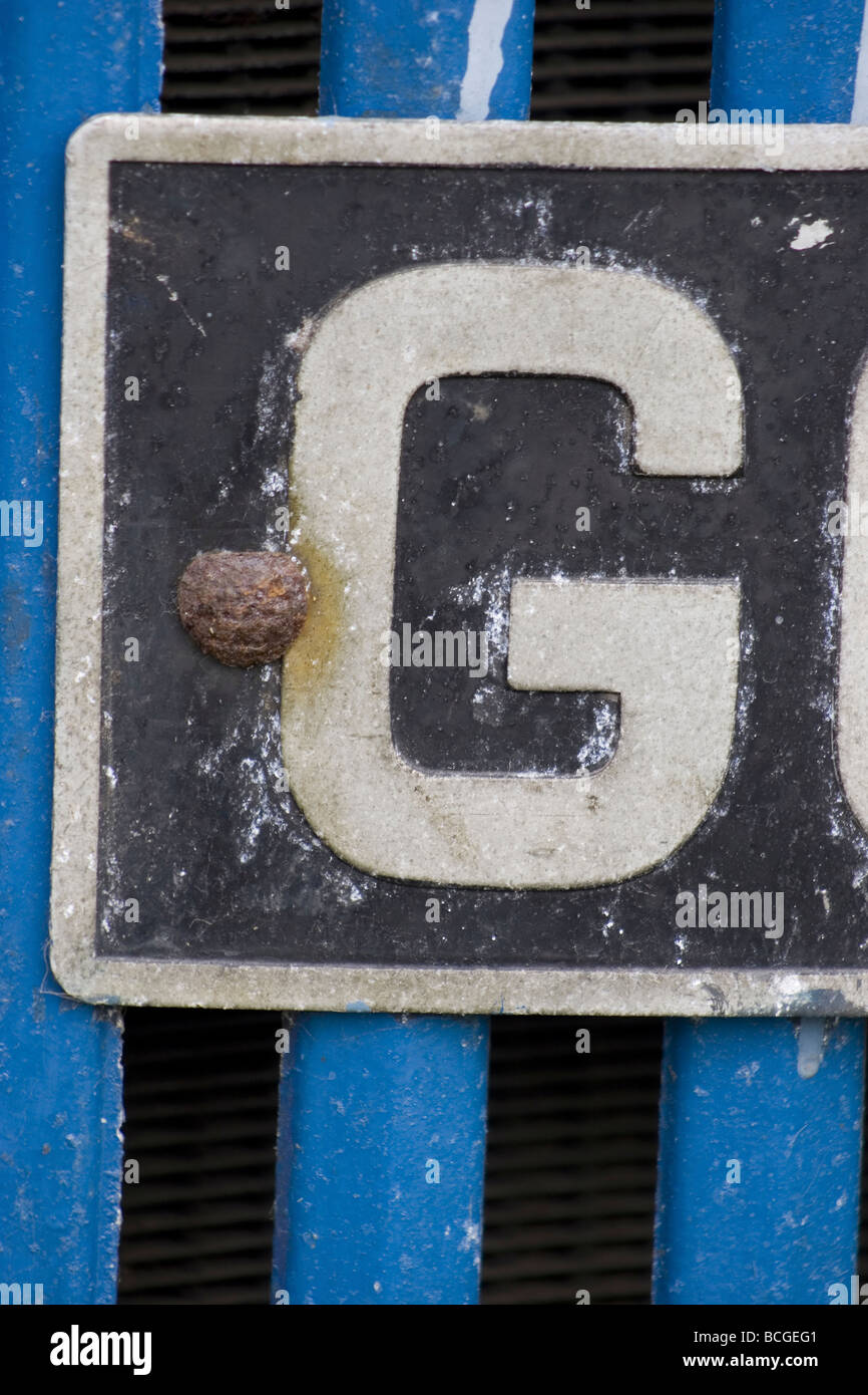 end of an old UK vehicle number plate showing the letter G Stock Photo ...
