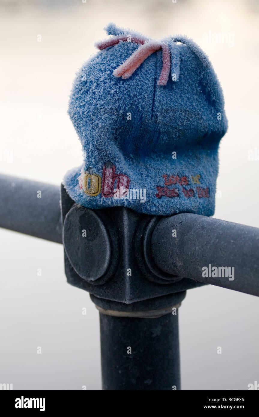 Mislaid hat hi-res stock photography and images - Alamy