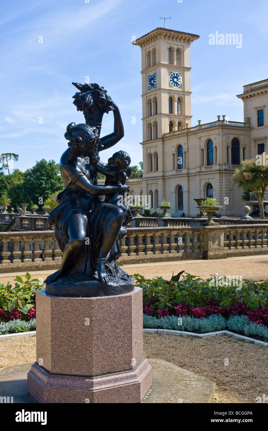 Statue osborne house queen victoria hi-res stock photography and images ...