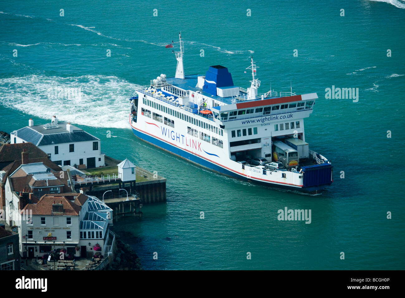 Ferry between isle wight mainland hi-res stock photography and images ...