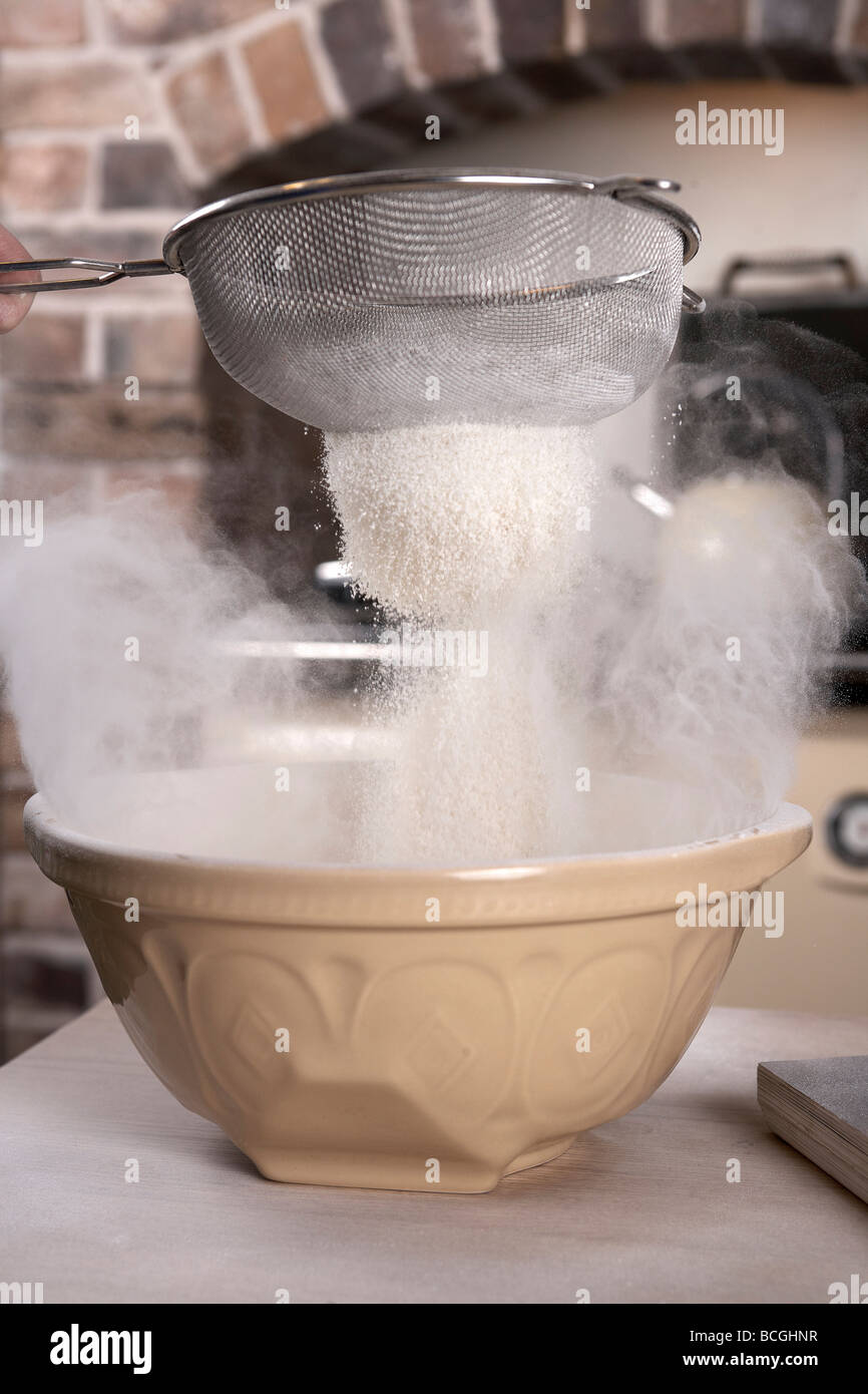 Metal sieve flour hi-res stock photography and images - Alamy